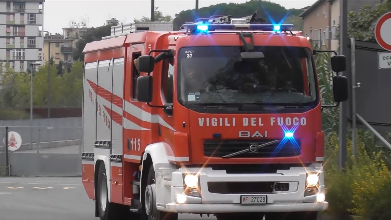 Partenza APS Volvo FL 290 vigili del fuoco La Spezia in sirena - YouTube