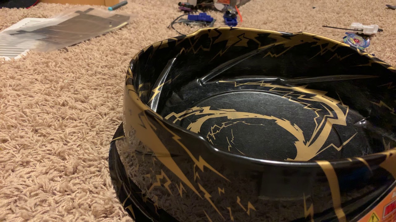 How to spin a clockwise spin Beyblade counter clockwise - YouTube