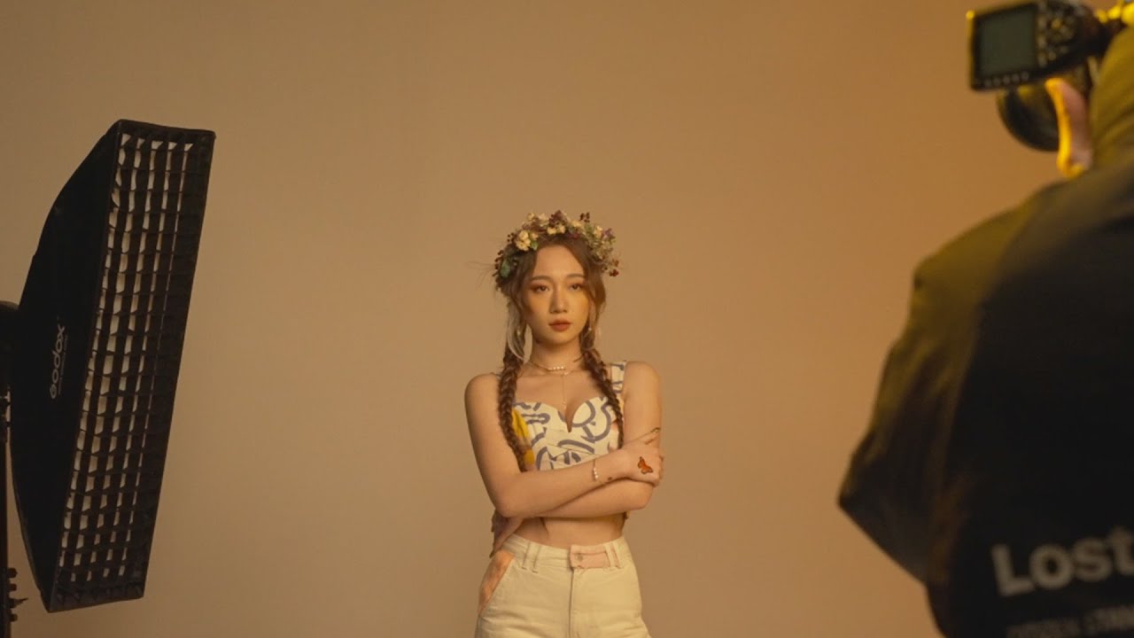 Julia Wu 吳卓源｜YouTube Music Sessions x TAICCA - 幕後花絮 - YouTube