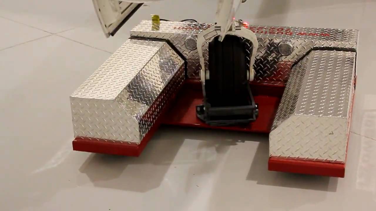 Towbot Rotating 360 Degrees without turning Nose Wheel of Phenom 300 ...