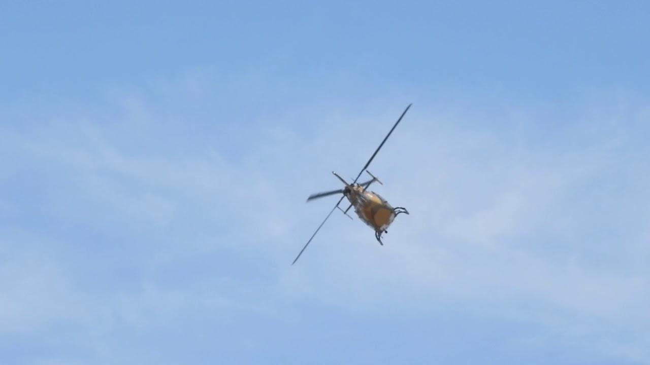 HAL Light Utility Helicopter flying display at DEFEXPO 2018 - YouTube