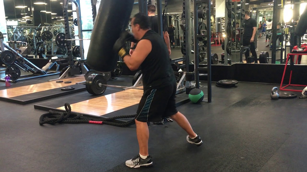 Spinning Back Punch, Elbow Throw, Muy Thai,boxing Technique, back elbow ...