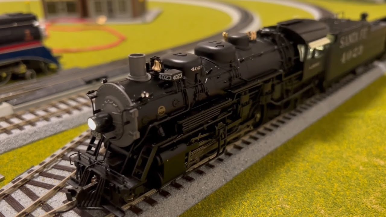 Model Reviews: Broadway Limited Paragon4 Santa Fe 4000 class 2-8-2 ...