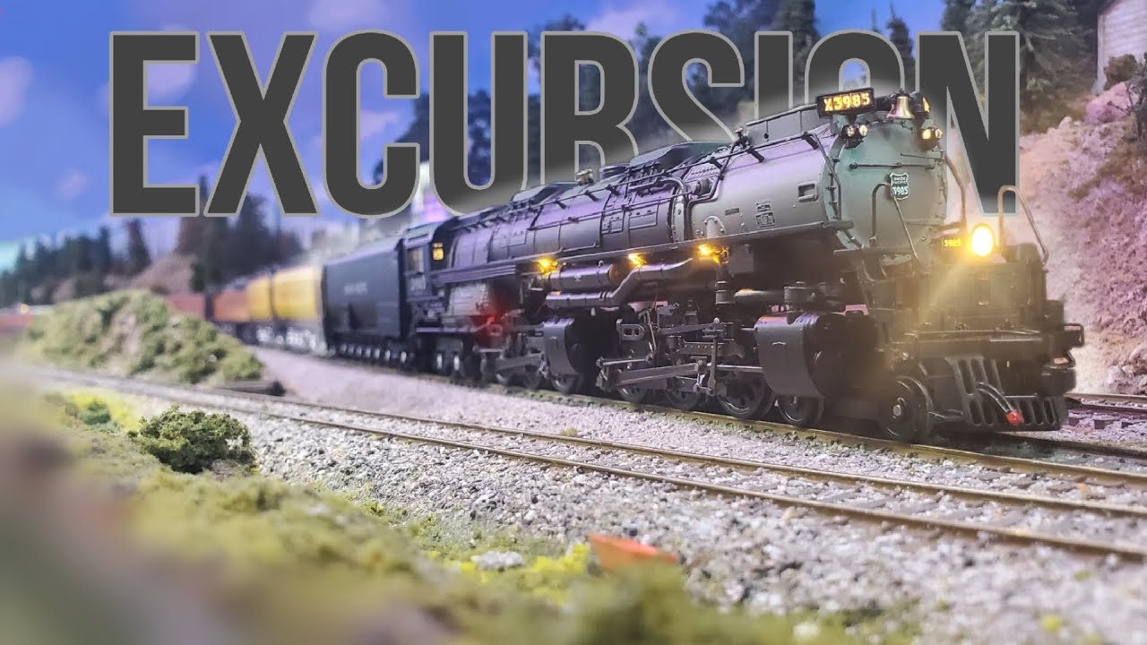 Challenger 3985 Excursion (Ho scale) - YouTube