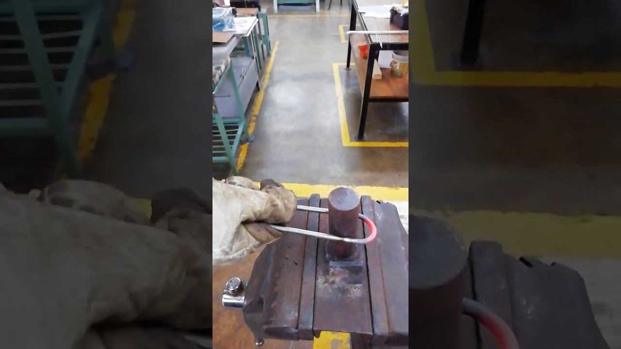 forja en caliente varilla inox - YouTube