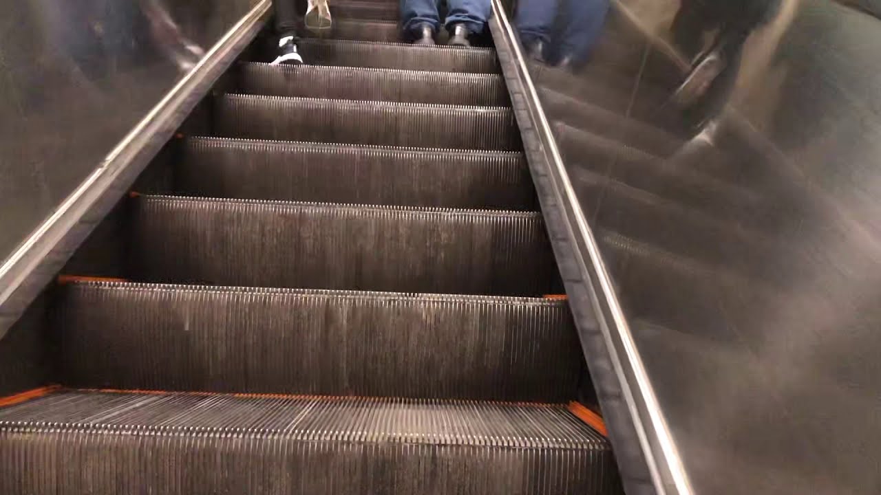 TTC Wellesley Station Full Tour - YouTube