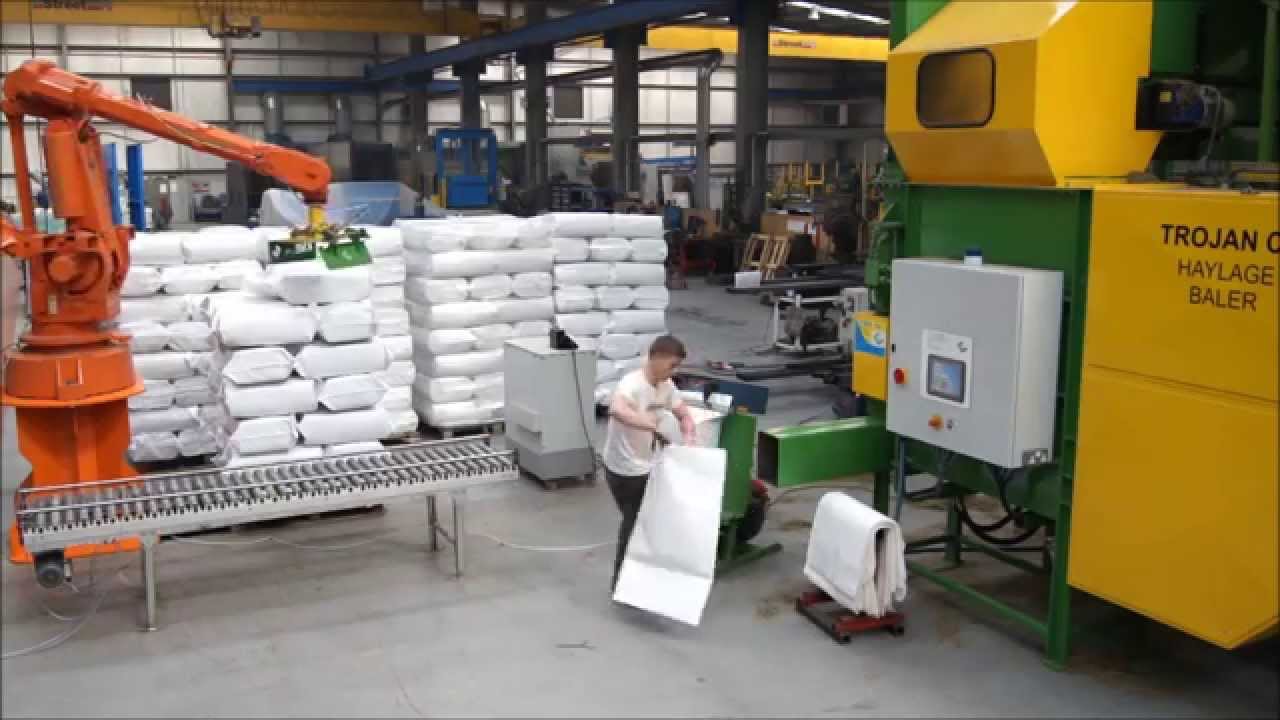 Haylage Baler / Packer 20kg - large bales to small bales - YouTube