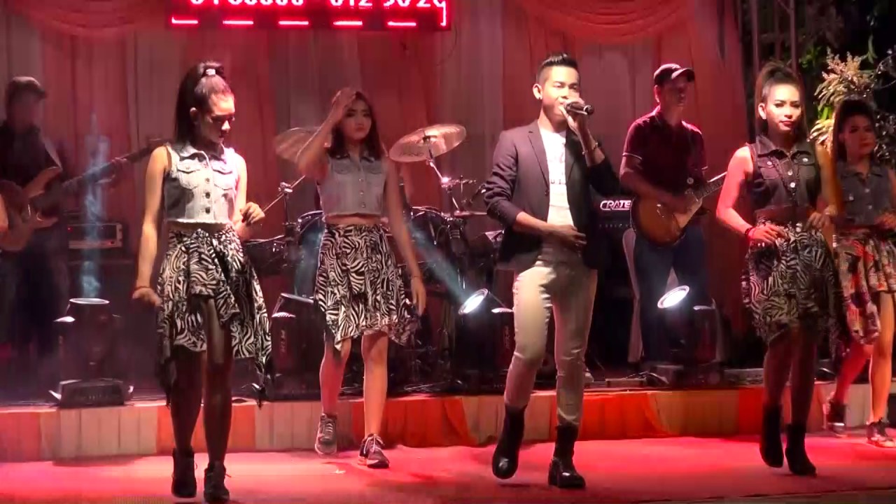 CAMBODIA POP MUSIC IN KRATIE - YouTube