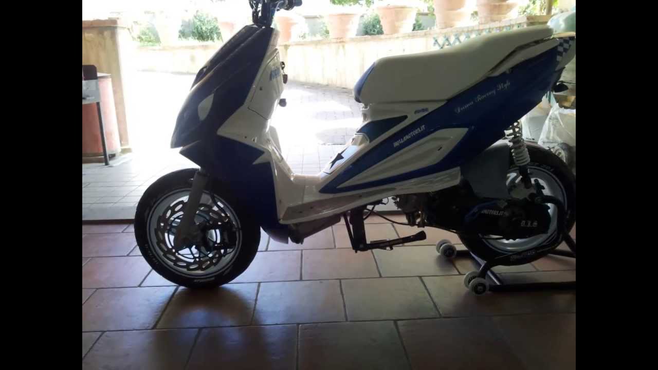 La storia del mio f12r - YouTube