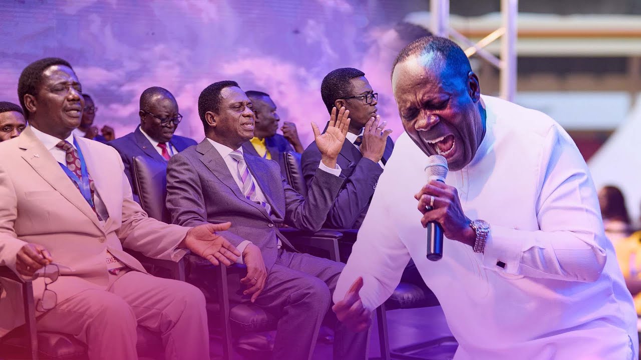 Elder Mireku Lifts Up Powerful Songs of Worship at Greater Accra ...