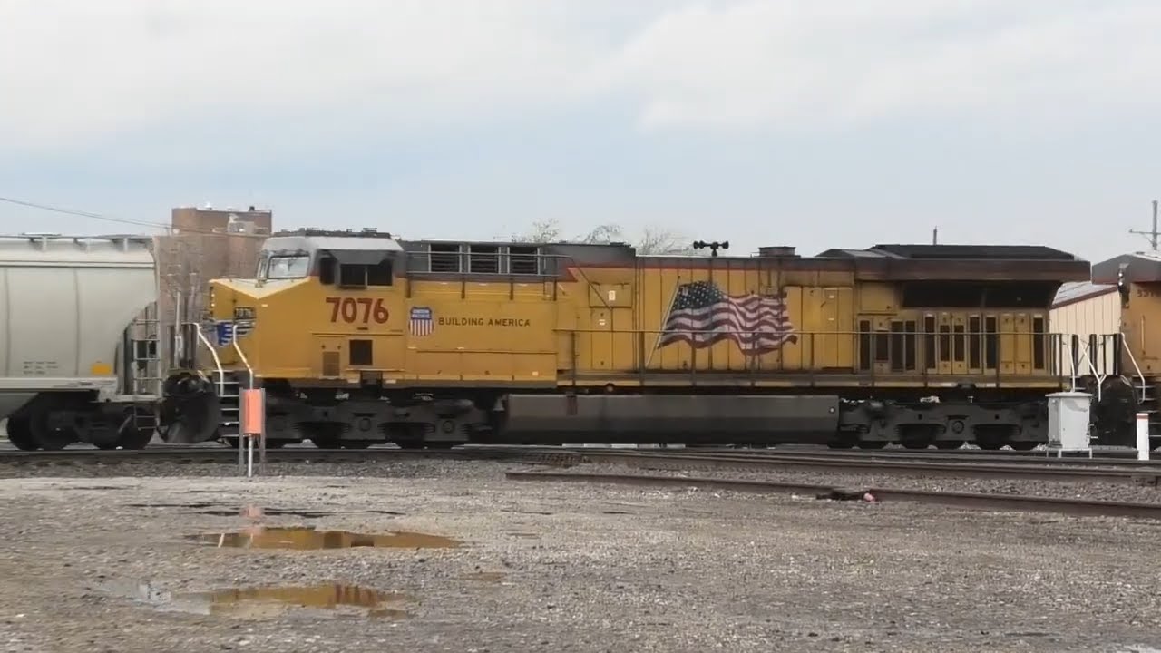 UP 5378 East in Chicago Heights, IL 4/11/21 - YouTube