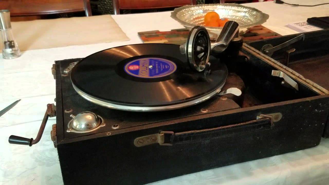 Al Jolson - Darktown Strutters Ball 1917 - YouTube