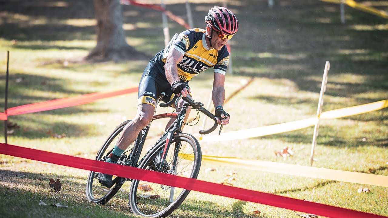 Old man racing cyclocross - YouTube