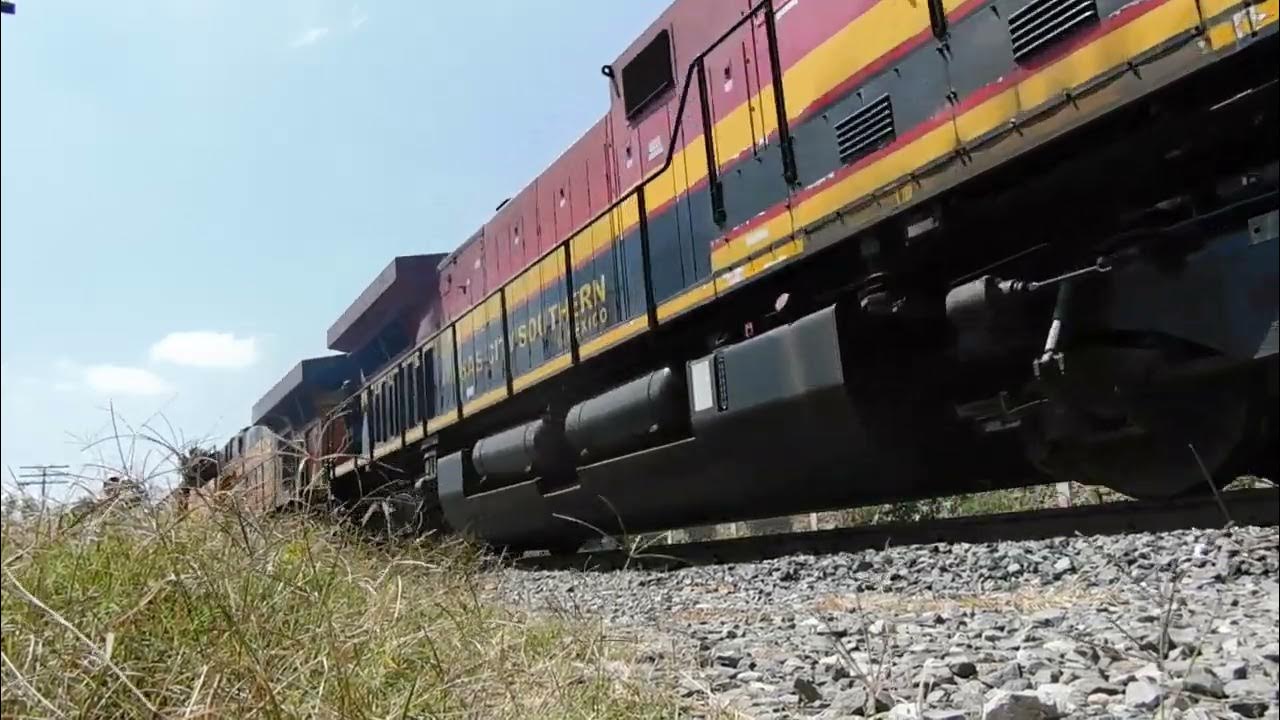 maquinas fxe 4661 y sd70ace 4072, kcs y bnsf de remotas con carrusel bnsf en las juntas jalisco ...