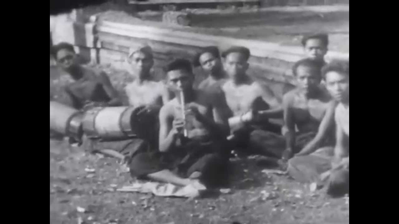 Bali 1928, vol. V – Gamelan Geguntangan - YouTube
