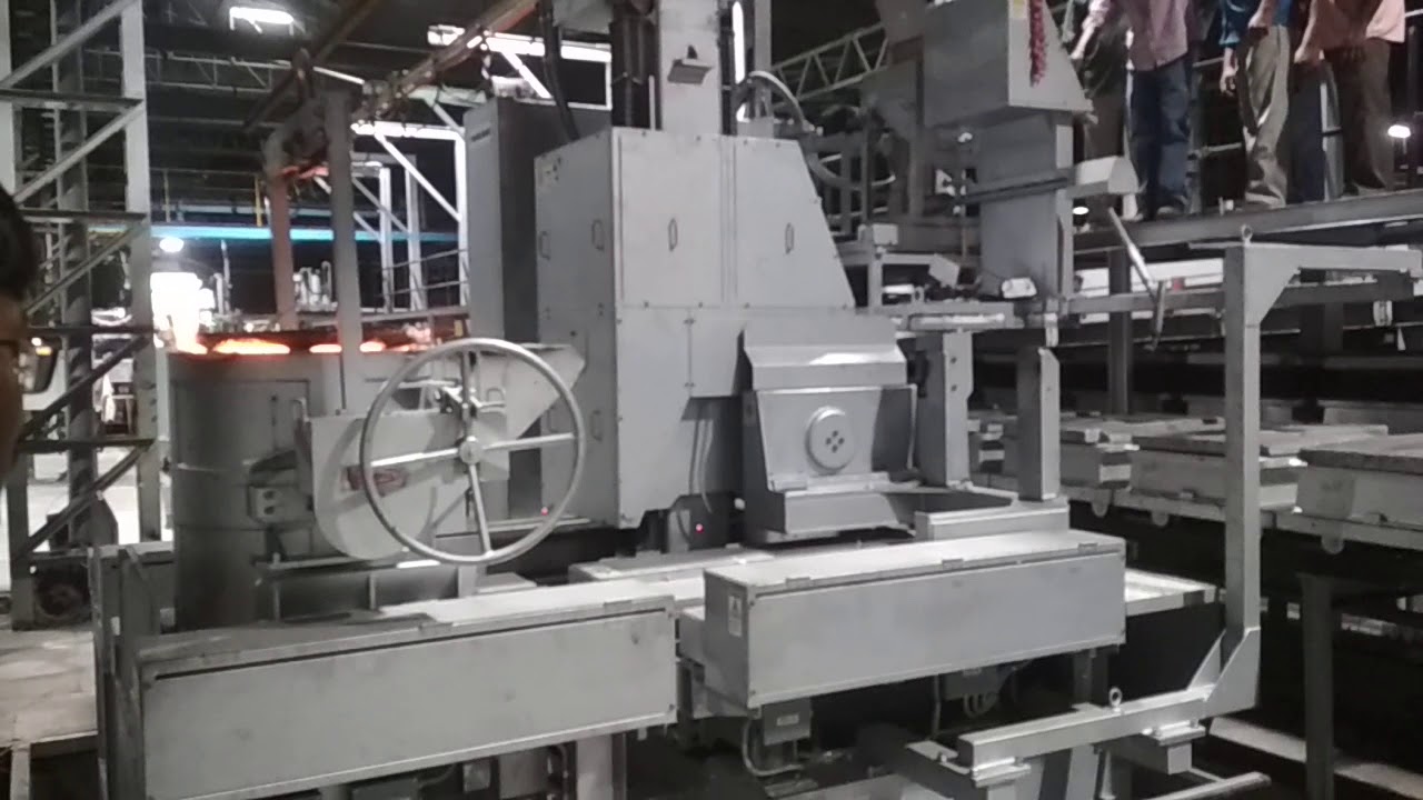 Sinto auto pouring - YouTube