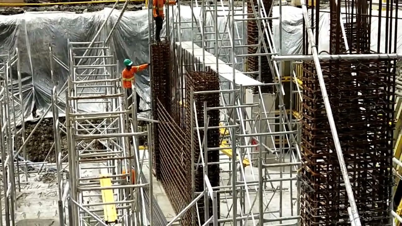 Construction: column reinforcement splicing. - YouTube