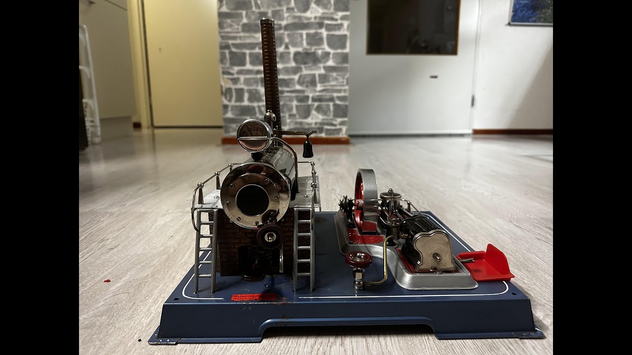 Unboxing Wilesco D20 steam engine - YouTube