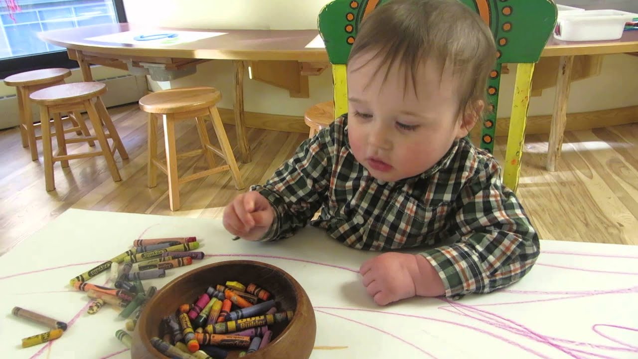 Children's museum in Madison Logan playing with Crayons 2 - YouTube