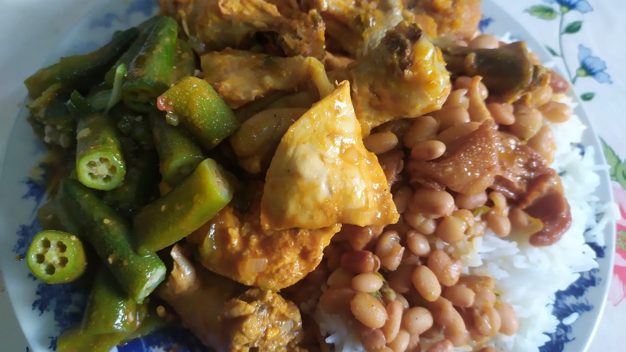 COMENDO FRANGO COZIDO, MACARRÃO, ARROZ, FEIJÃO COM BUCHO, PIRÃO, QUIABO ...