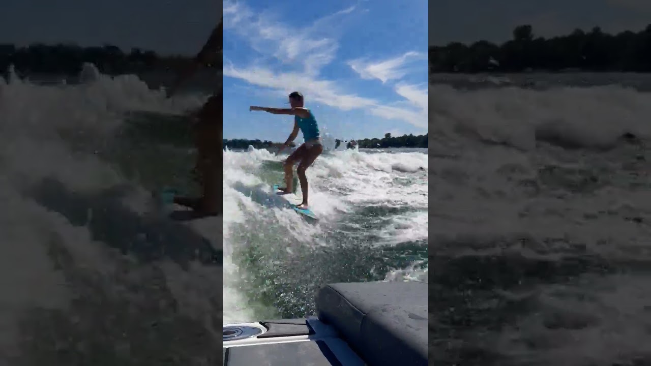 ashley inloes spinning like a dancer. #wakesurf #phase5 #wakeboat # ...