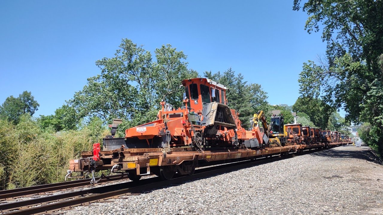 NS 922 MOW train in Charlottesville Virginia - YouTube