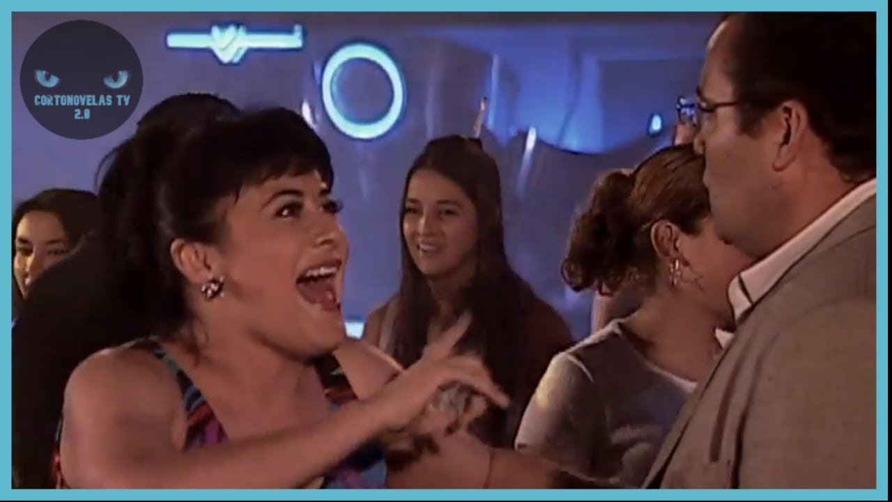 Pedro El Escamoso | Doña nidia invita a bailar al tímido Morfeo - YouTube