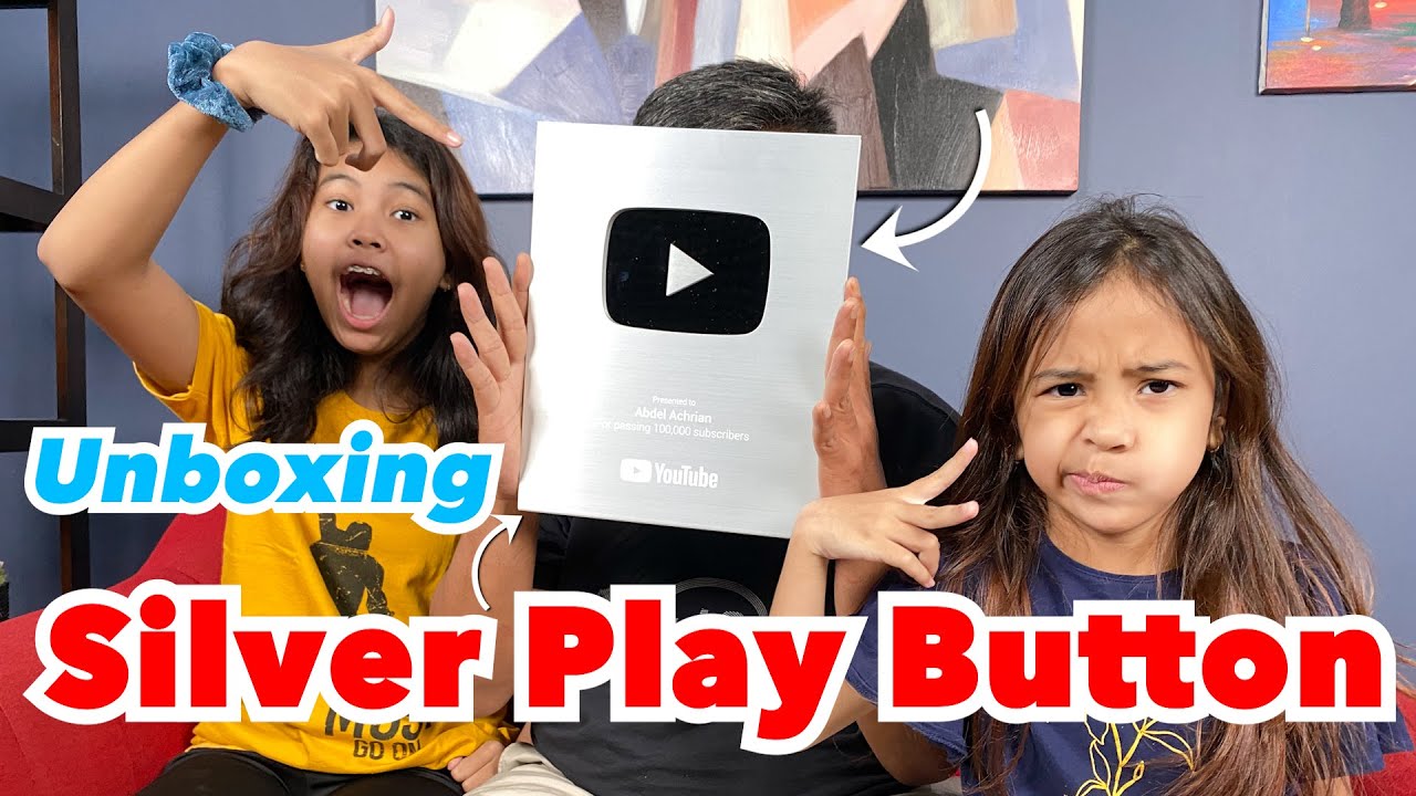UNBOXING SILVER PLAY BUTTON - YouTube