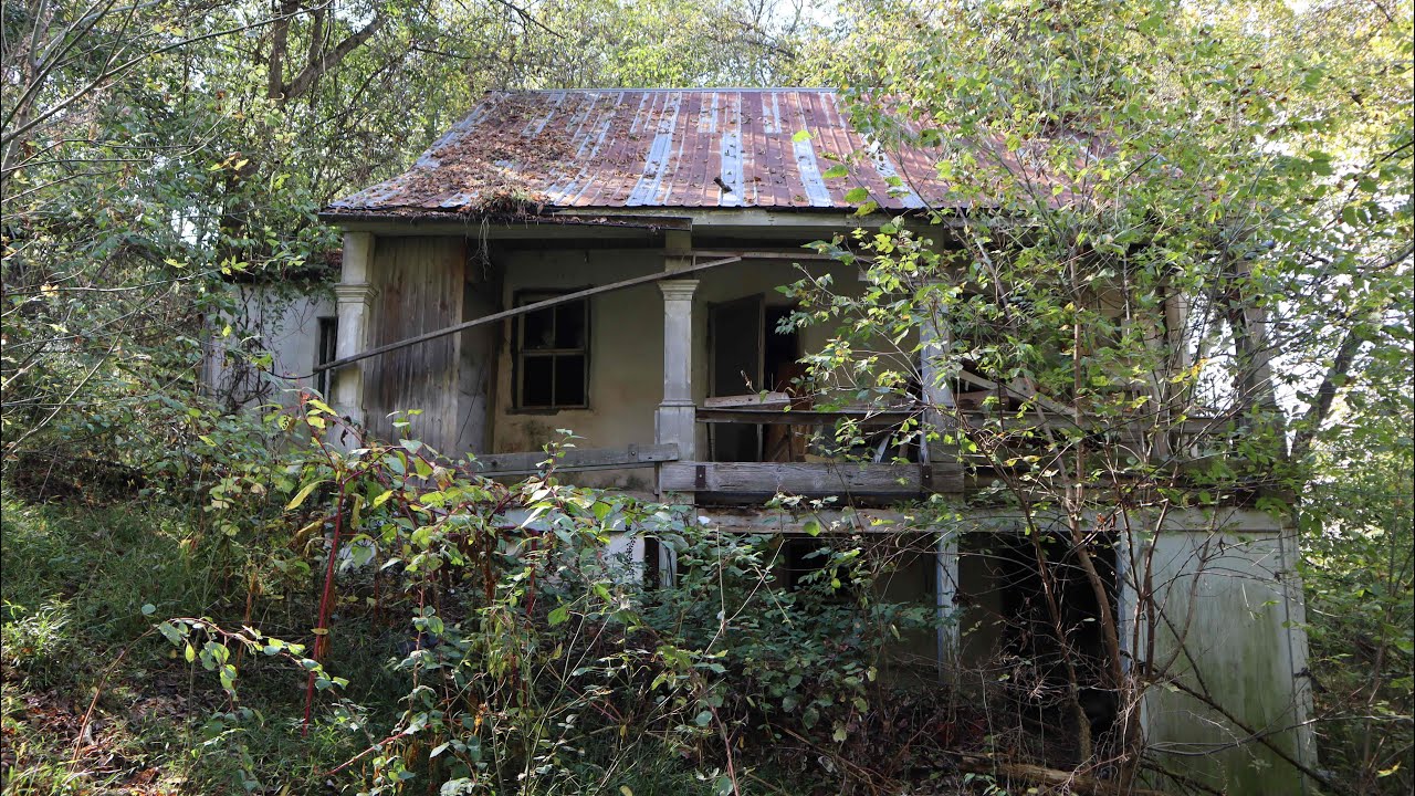 ABANDONED HOUSE STUCK IN TIME - YouTube