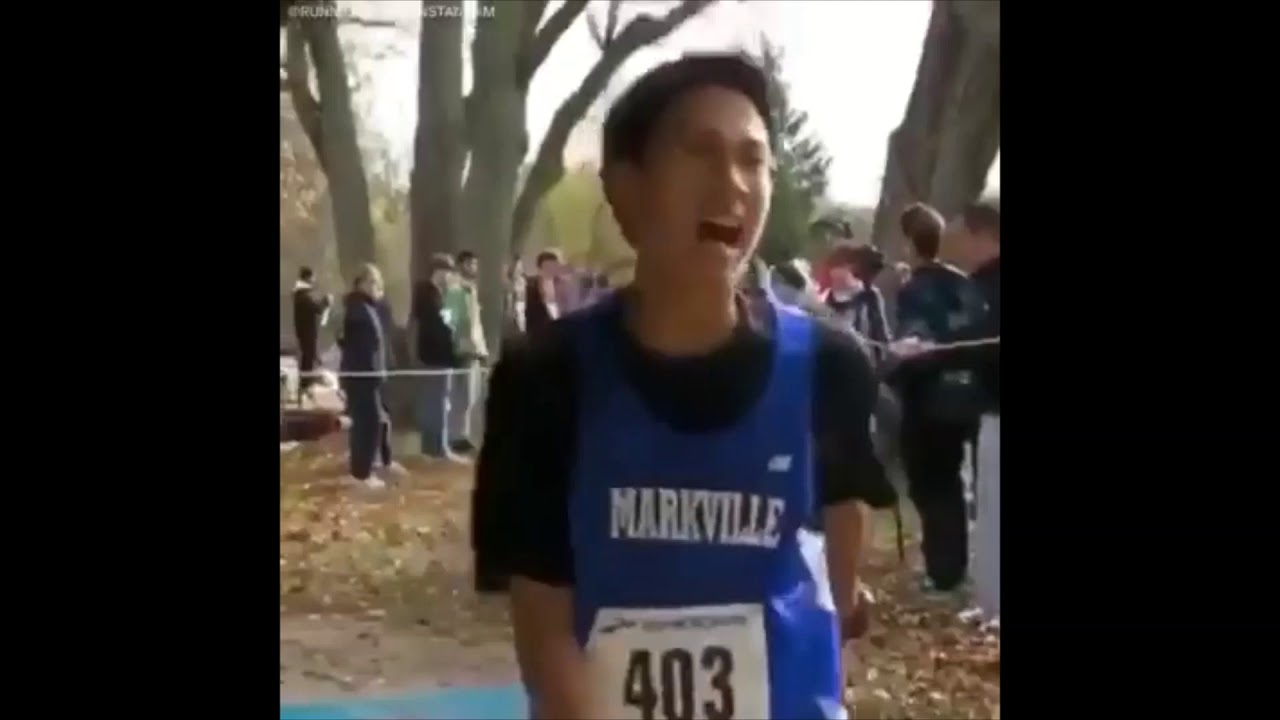 Never Give UP! Runner rolls to the Finish - YouTube