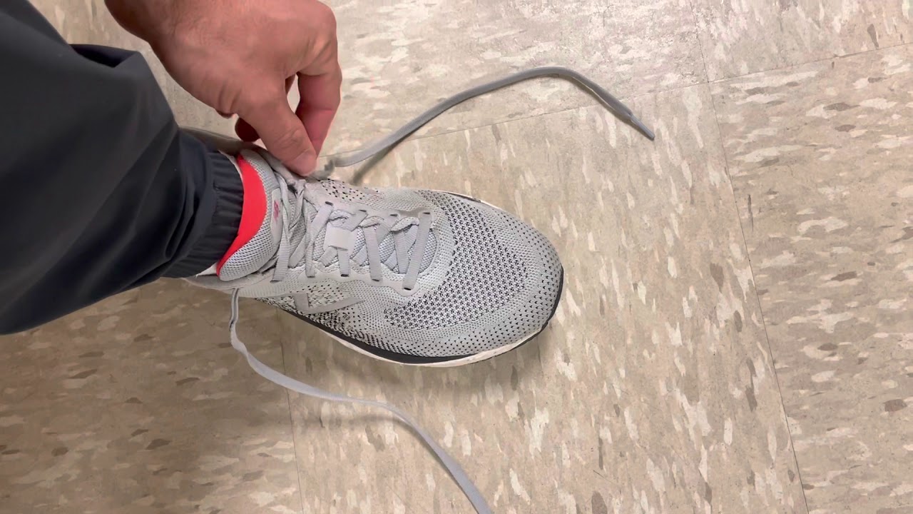 One Handed Shoe Tying Video w/ Voice Help - YouTube