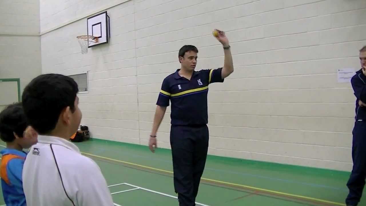 Bowling Masterclass - the Leg cutter - with Neil Carter and Complete ...
