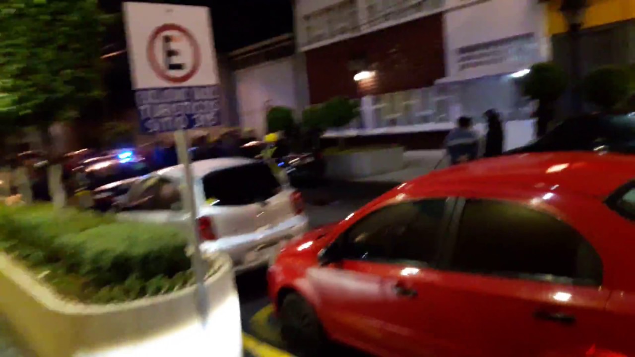 Colapsa otra parte de edificio en calzada de Tlalpan - YouTube