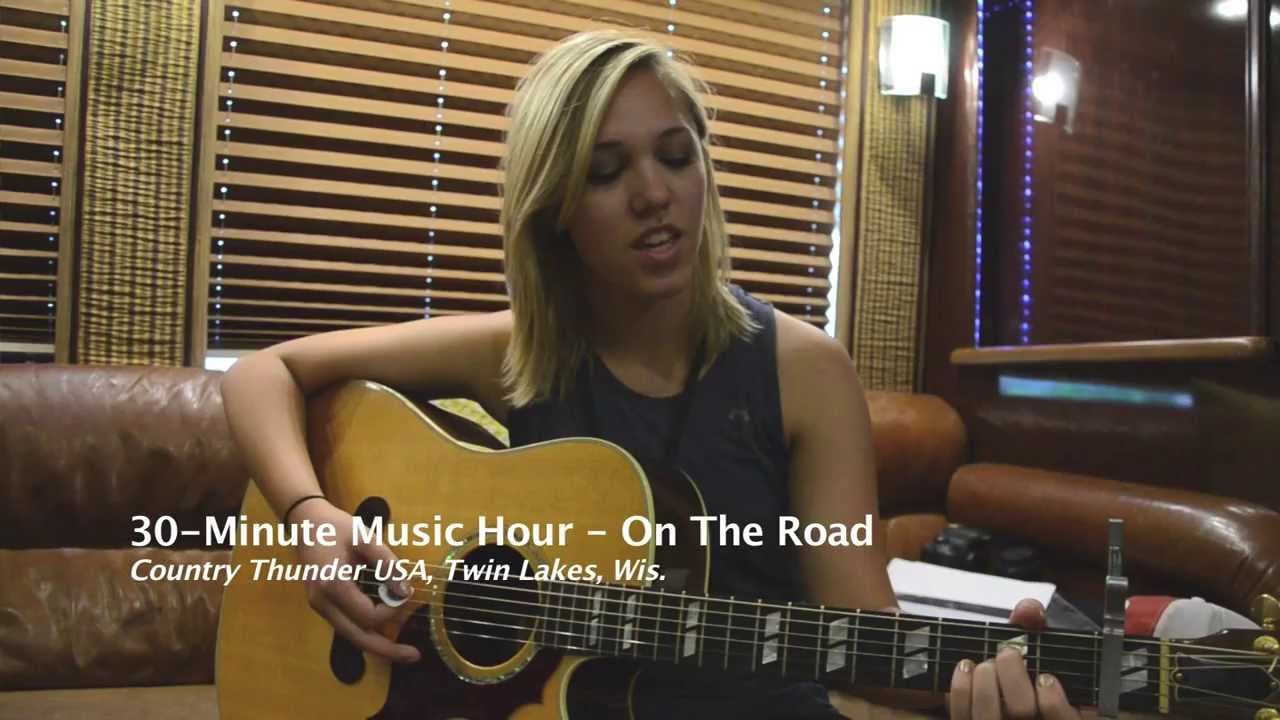 Morgan Frazier "Hey Bully" | 30-Minute Music Hour: On the Road - YouTube