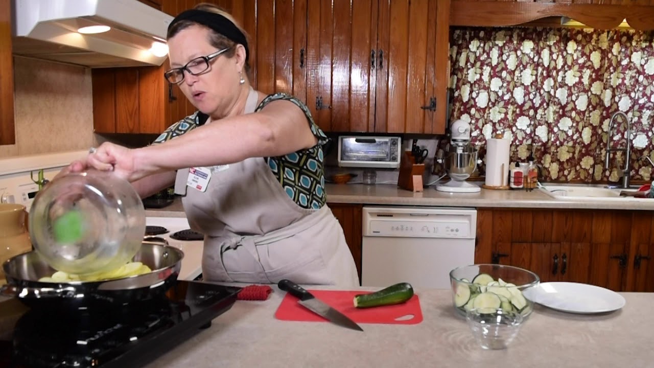 From Ellen's Kitchen Squash & Onions Demonstration - YouTube