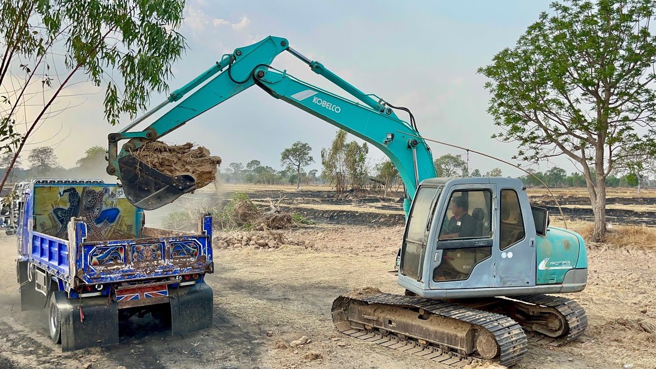 KOBELCO SK100-3 Mrak5-Super ทีมงานส.เด่นชัยเสาปูนลอหดินหน้านาแข็งๆใส่ร ...