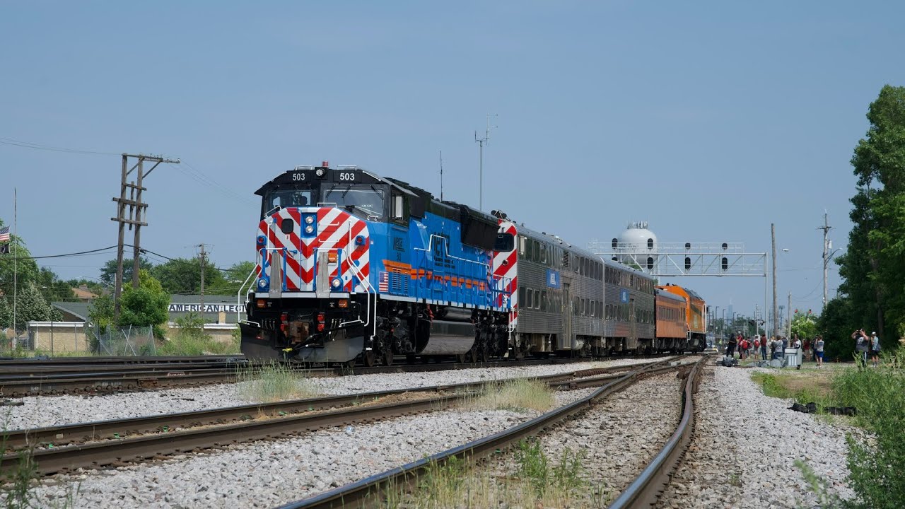 Metra 503 (SD70MACH) and 405 runby’s through FP - YouTube