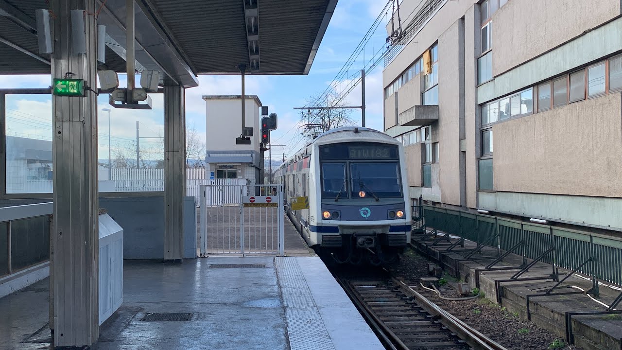 RER-A MI09 / MI2N ALTEO en gare de Rueuil-Malmaison - YouTube