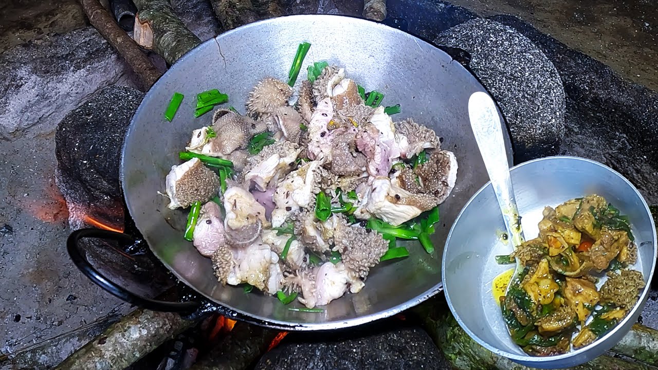 Rita cooks buff intestine for curry || life in rural Nepal @Ritarojan ...