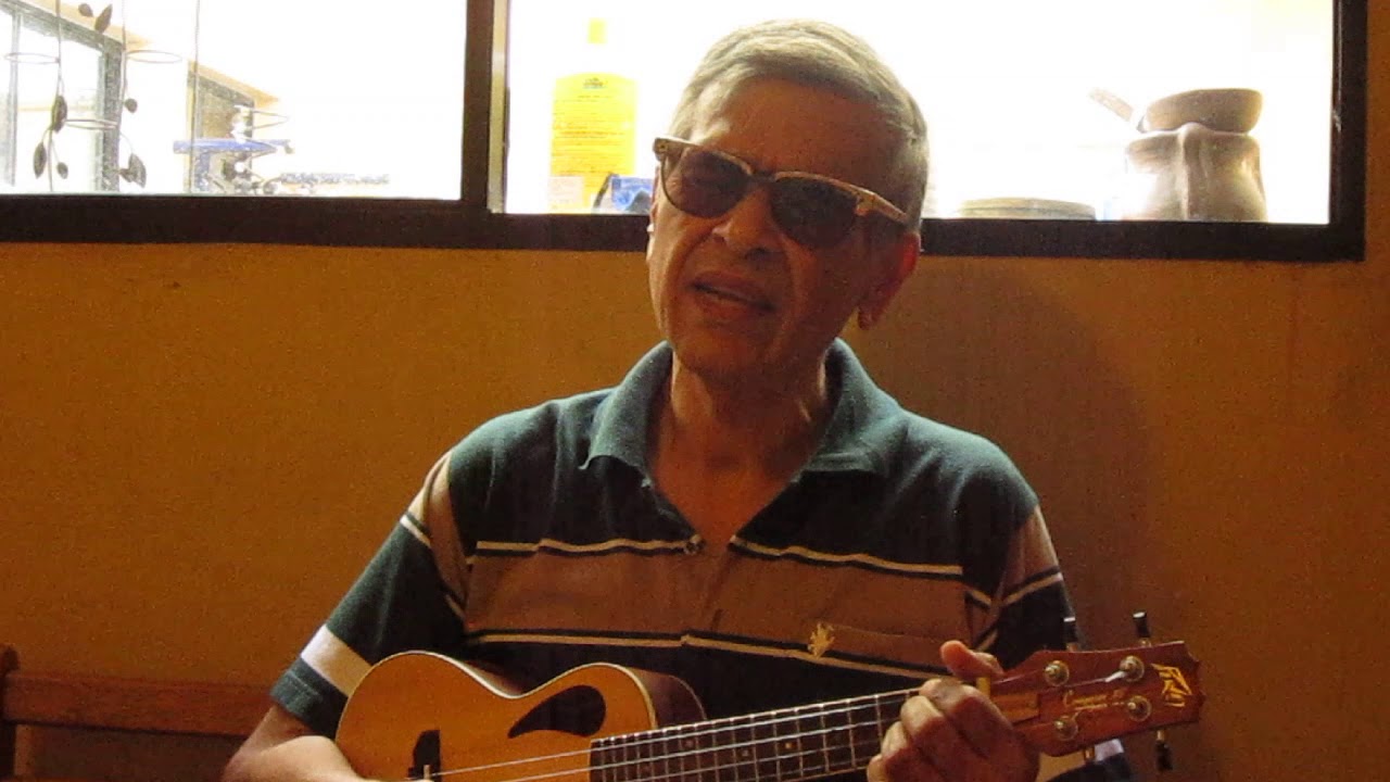 “La distancia ” Roberto Carlos COVER Johnny Ulloa - YouTube