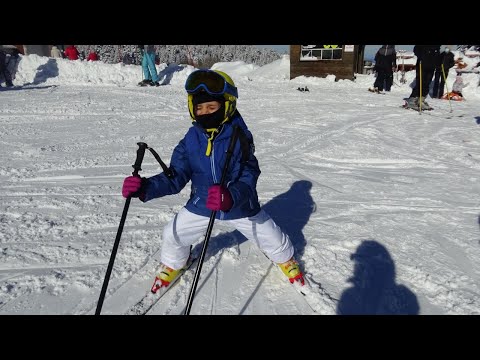 Lina'nın Kayak Rutini! Kayak Yapmayı Öğreniyor!