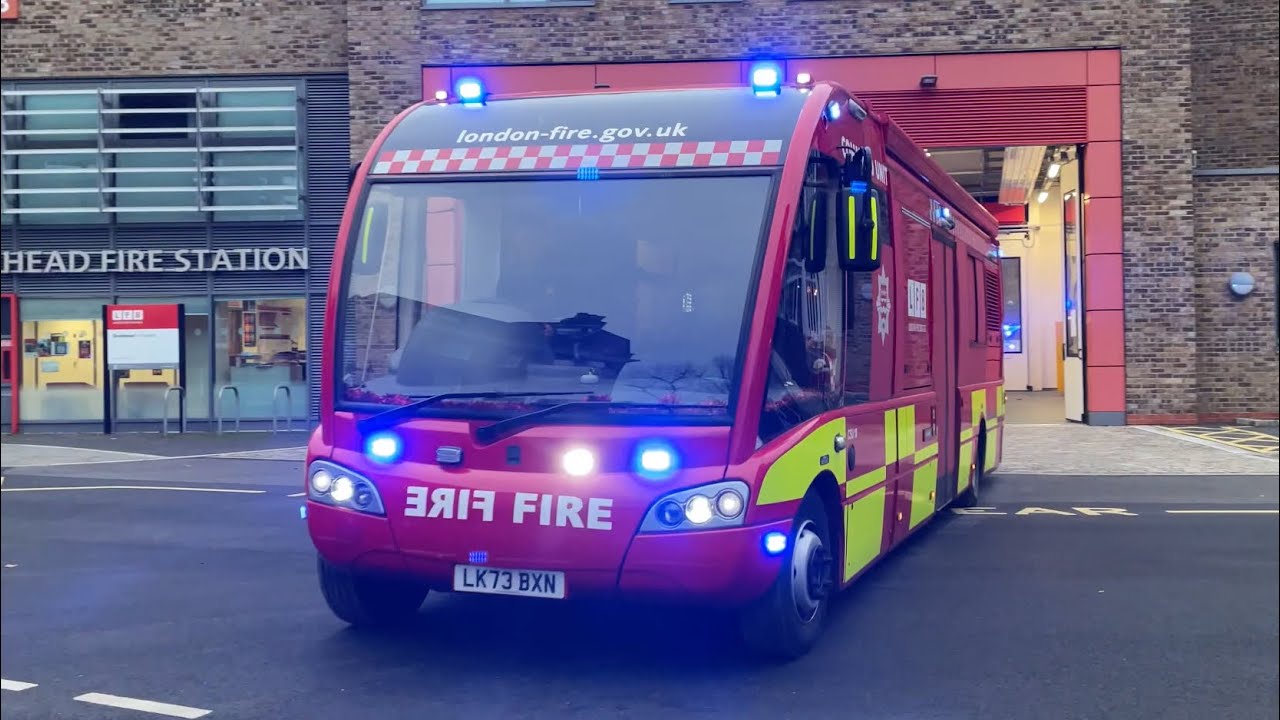 *CU4* LFB Dockhead Optare Solo Command Unit Turnout from Station - YouTube