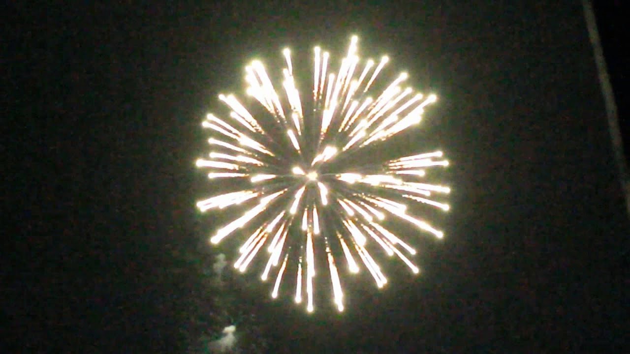 5 Inch Silver Waves BDS5015 Display Fireworks Shell - YouTube
