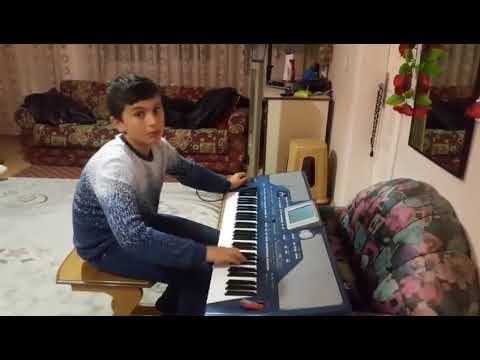 GELECEĞİN EN BÜYÜK PİYANİST'İ AKIN'DAN AĞIR ROMAN (KORG PA800)