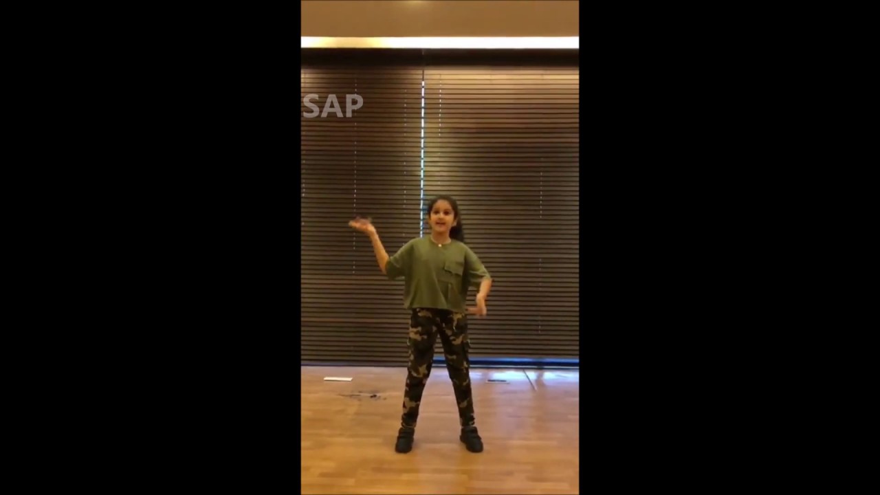 Mahesh babu's Daughter Dance To Daang Daang Song | Sarileru Neekevvaru ...