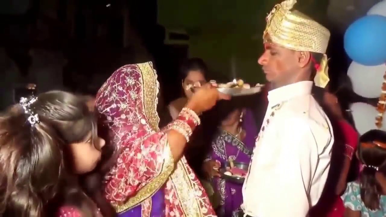 Funny Indian wedding funny jaimala Varmala video Funny shadi clips ...