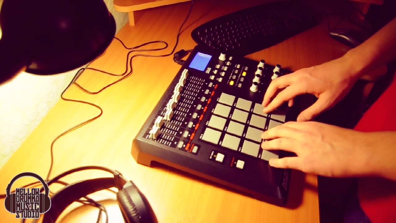 Skazanny (MellowDrumma) beat making video using AKAI MPD32 - YouTube