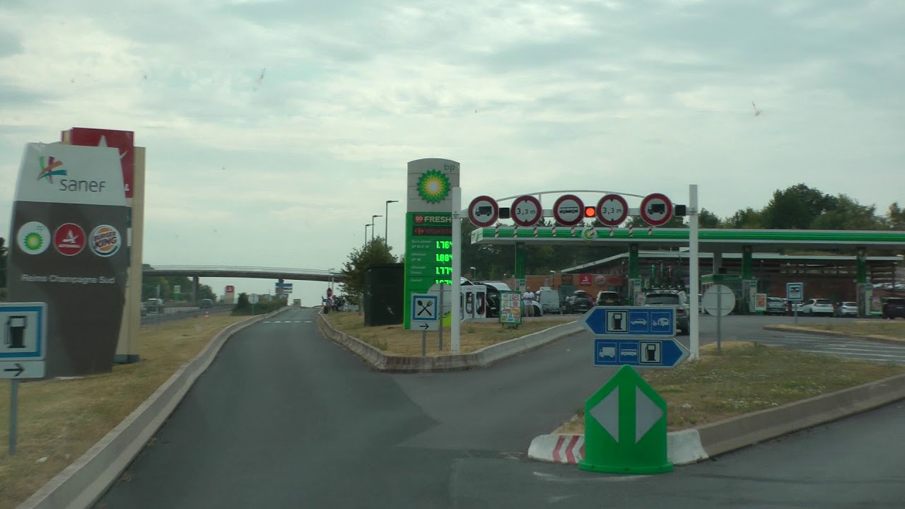 driver view A4 Autoroute (Motorway) east in France from Paris to A31 (3 ...