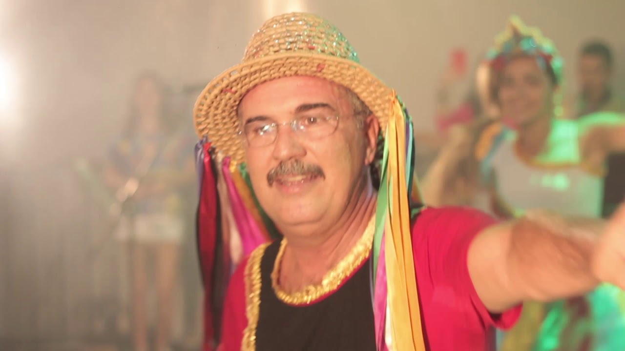 Leão Neto e Banda Mestre Avelino 2017 em Me segura senão eu caio. - YouTube