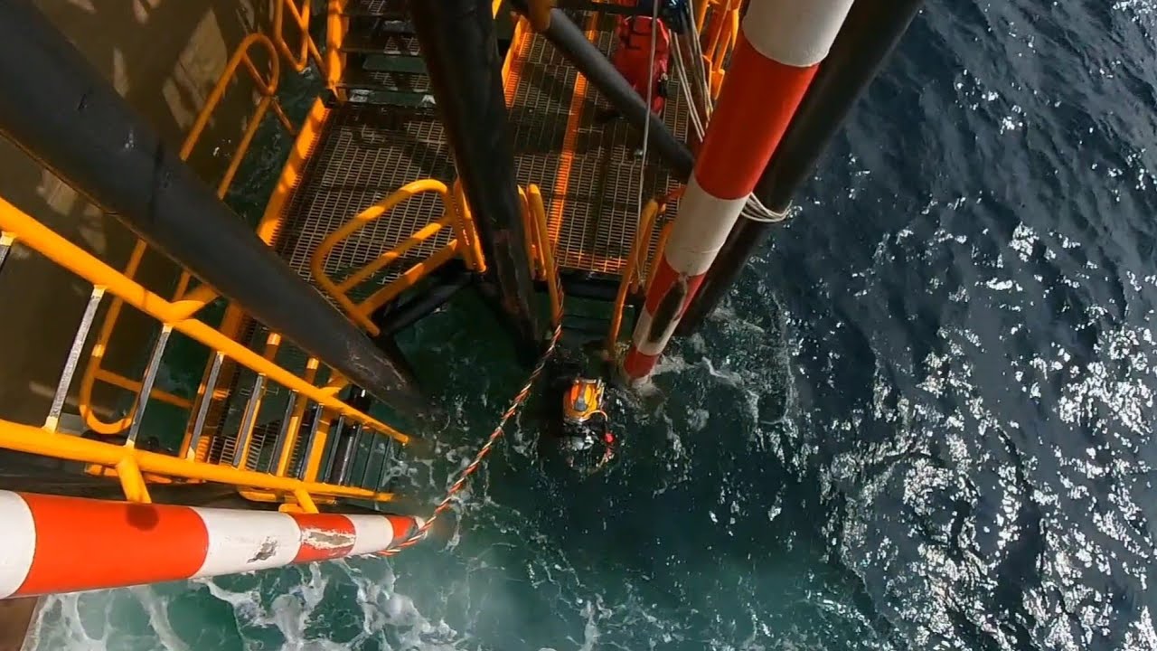 Raw and Short movie - Air diving from boat landing with SRP diving ...